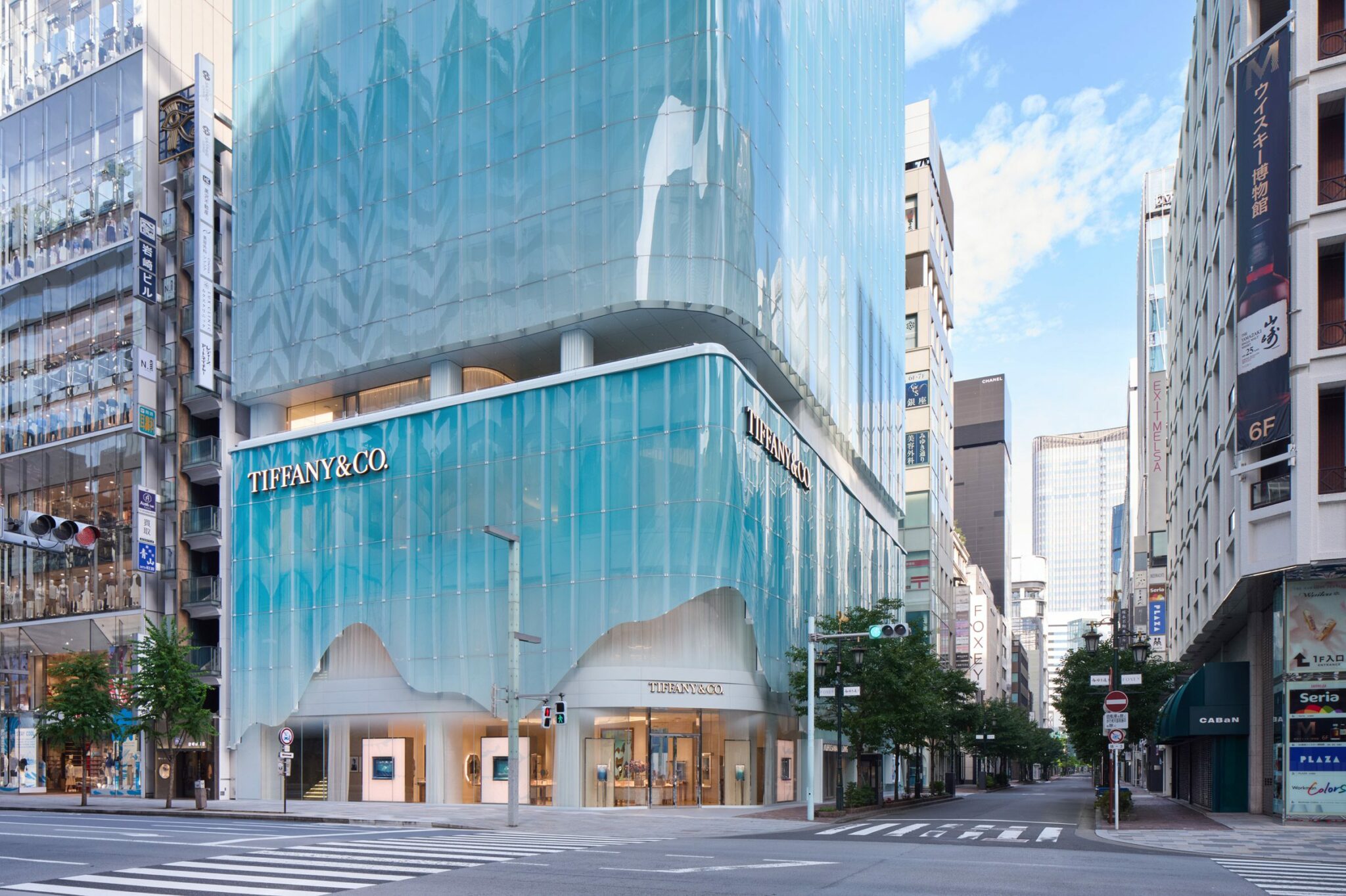 TIFFANY & CO. Dải Lụa Thuỷ Tinh Giữa Lòng Tokyo - Deluxe Vietnam