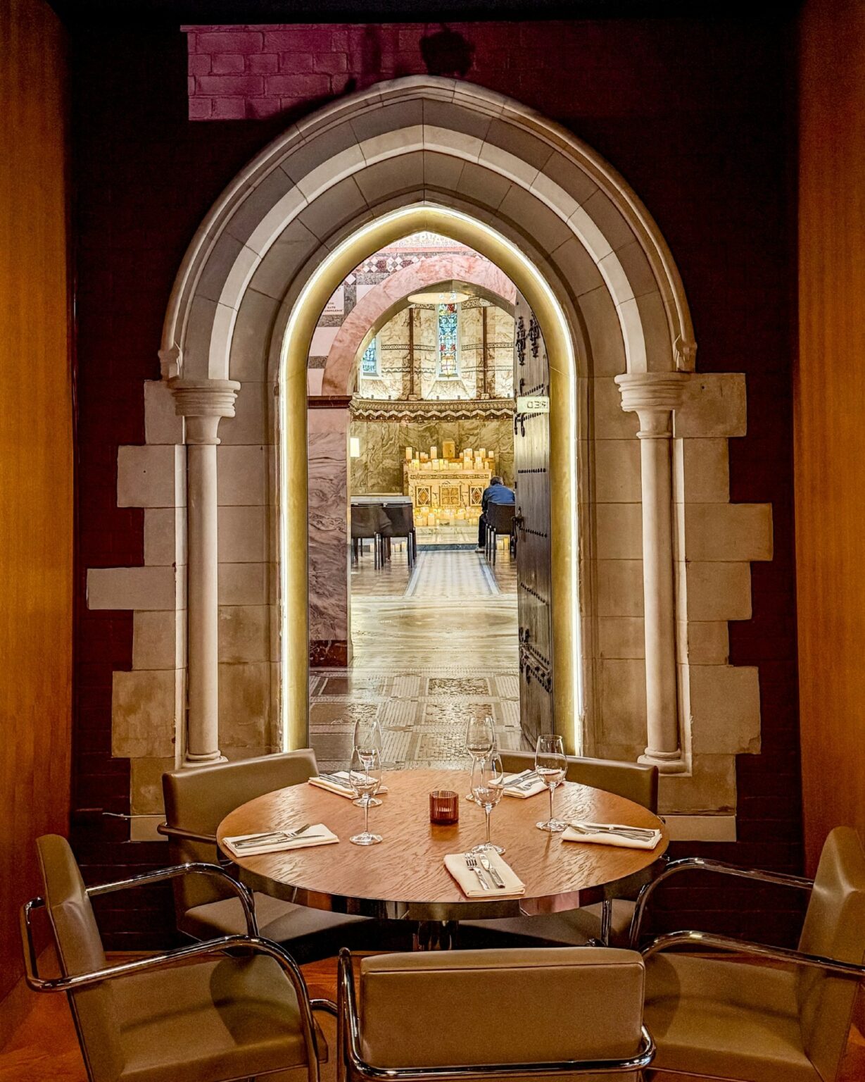 MOTORINO Bản Giao Hưởng Sắc Màu Giữa Phố Fitzrovia - Deluxe Vietnam